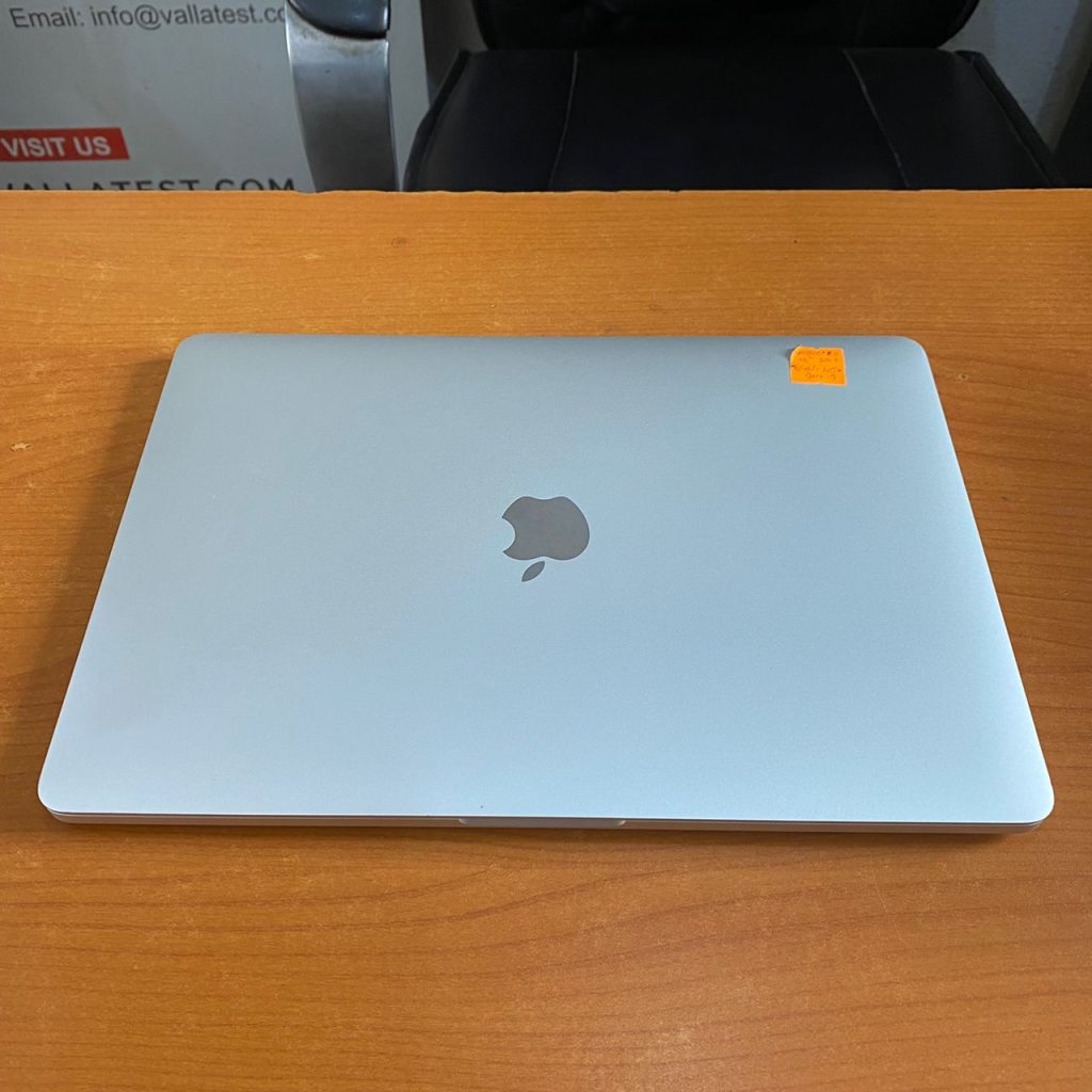 MacBook Pro 2017 Non-Touchbar Core i5 8Gb 256GB - VTS Tech and Gadgets
