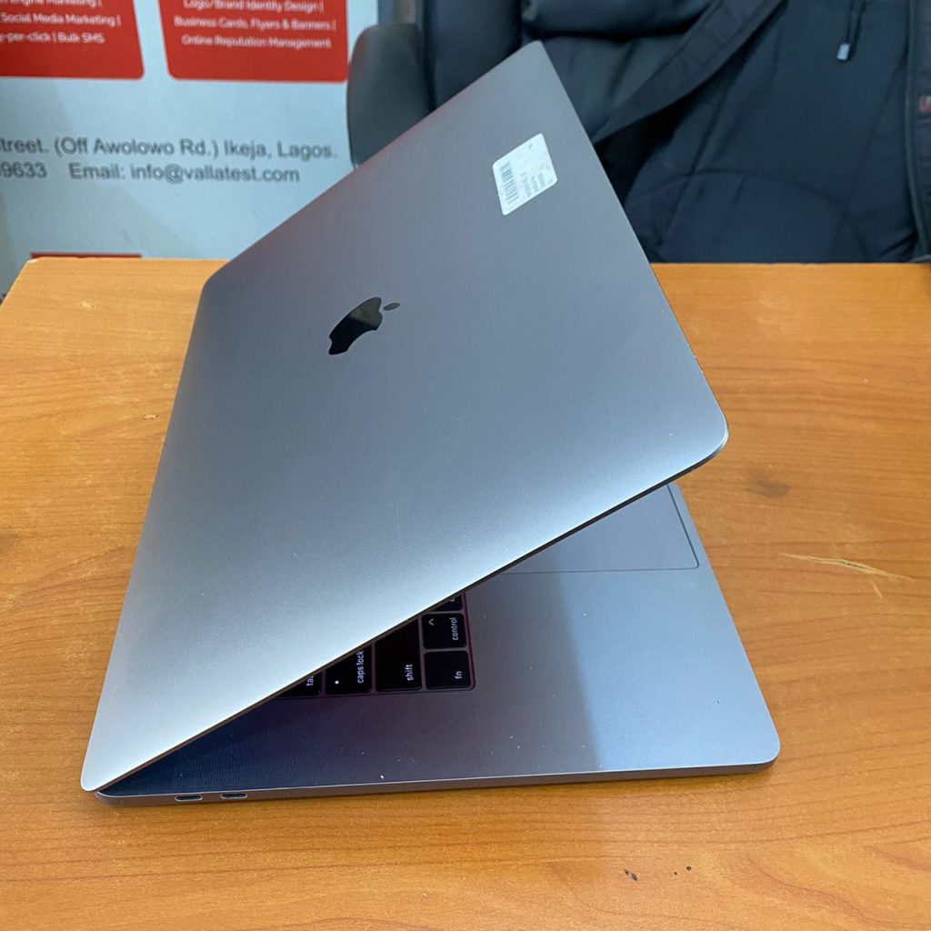 MacBook Pro 2018 15" Core i7 16Gb 512Gb - Vallatest Tech Shop