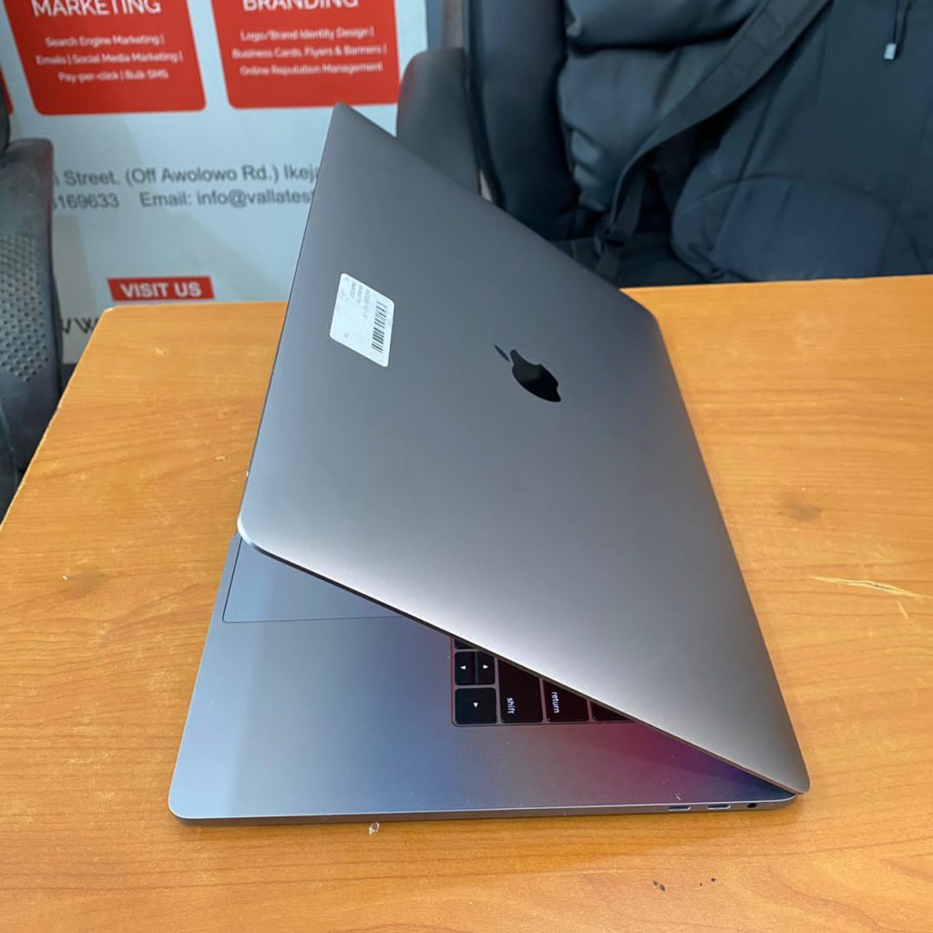 MacBook Pro 2018 15" Core i7 16Gb 512Gb - Vallatest Tech Shop