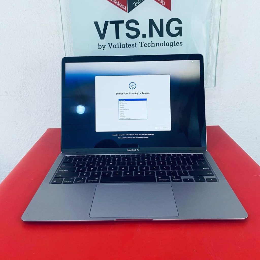 Macbook Air 2020 m1 chip 8Gb 256Gb - VTS Tech and Gadgets